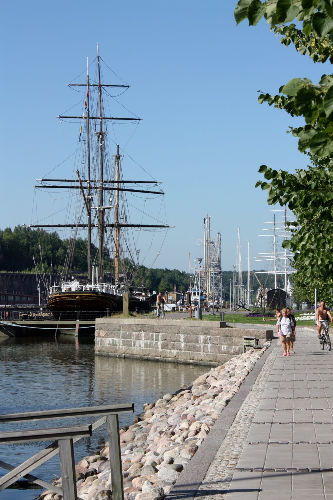 The Motherland Travels: 5 Hours in Stockholm/Cruise to Turku