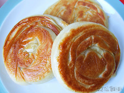 mekarmewangi: Roti Bom