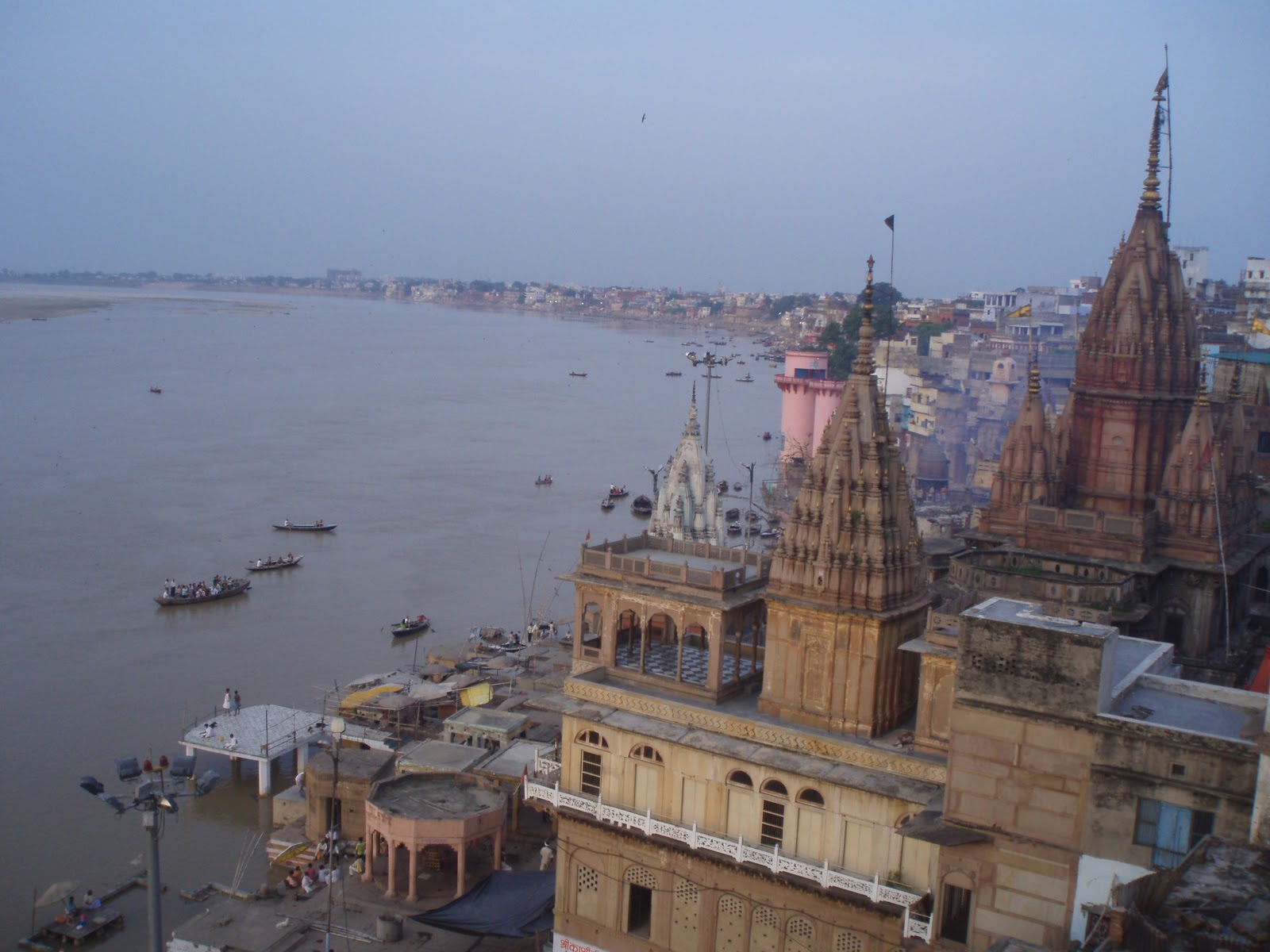 en algun lugar del mundo: Benares, the city of life in India