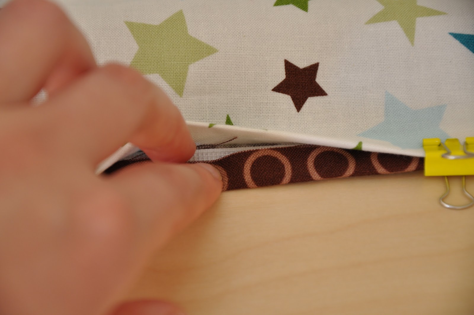 Made By Lisa G: Reversible Hooter Hider Tutorial