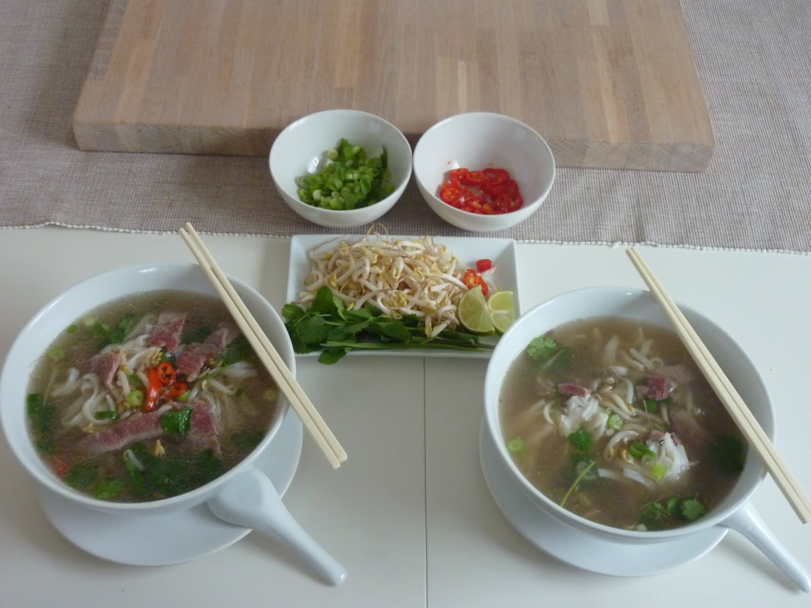 Family FECS: Pho Bo Vietnamese Beef Noodle Soup/Vietnamesiske ...