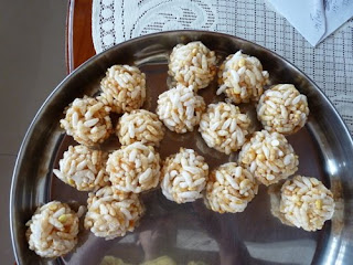 womens Era2008: Puffed rice balls/maramarala sweet balls