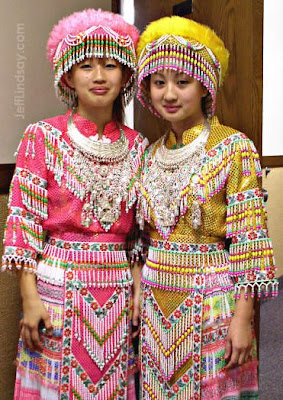 kk in uwec, usa: Hmong People