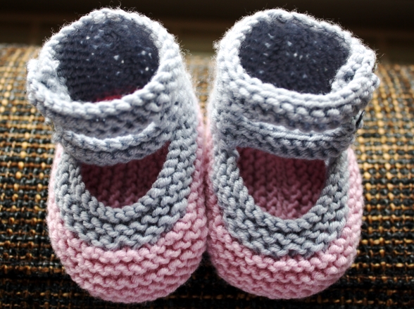 made by HennaLine: Újabb kötött babacipö/ Babybooties