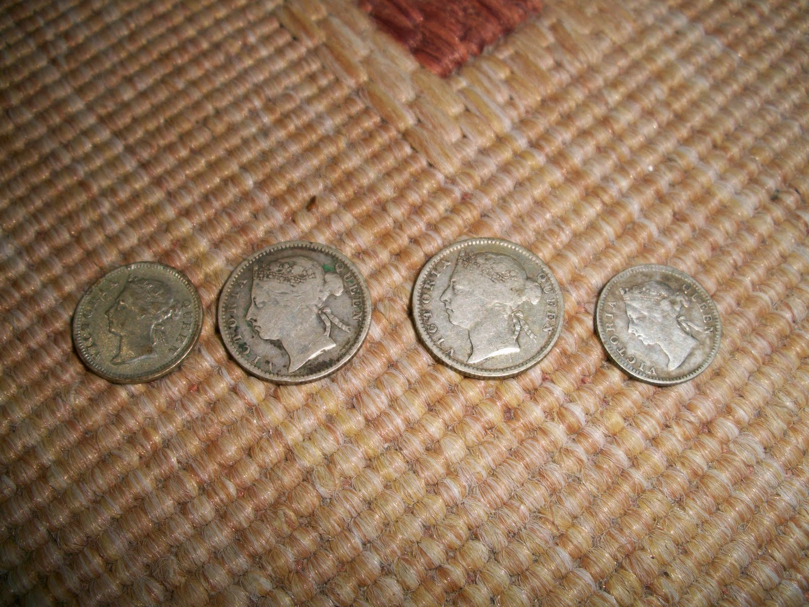 collectible items: 1 Lot of Queen Elizabeth silver coins