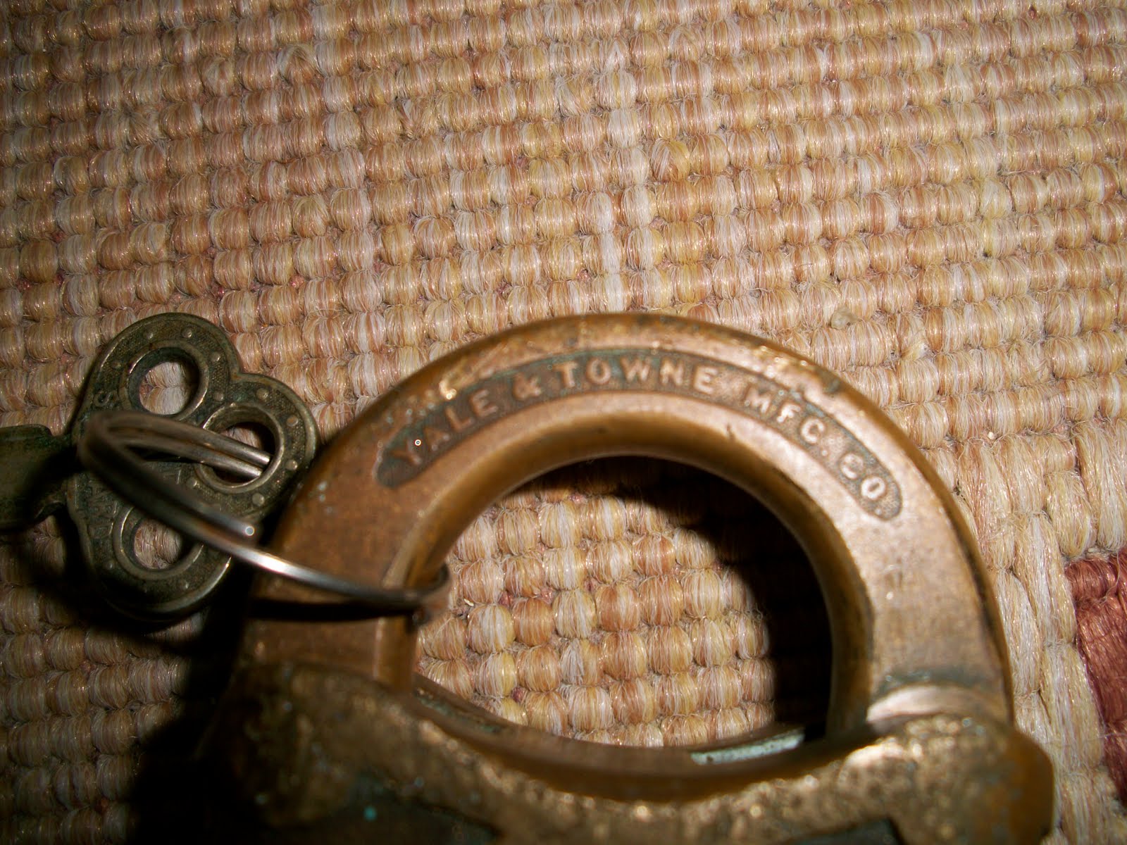 Collectible Items Vintage Antique YALE Y T Padlock collectible-items-vintage-antique-yale-y-t-padlock