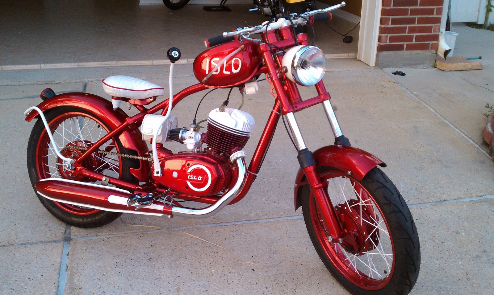 islo-pitbullgarage: bobber GT 200