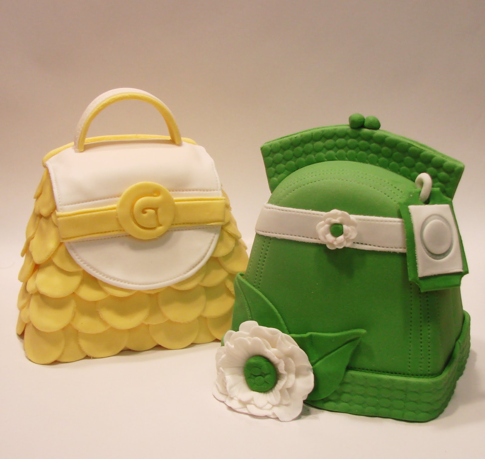 Cupcake Envy: Fashionable Purse Cakelets