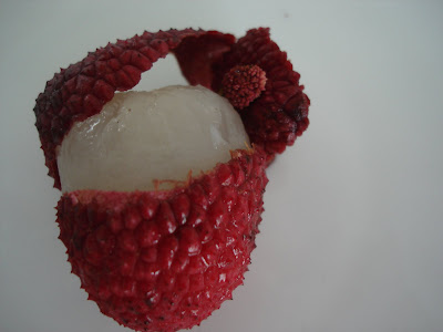 The Tiny Skillet: Wordless Wednesday - Lychee Anyone?