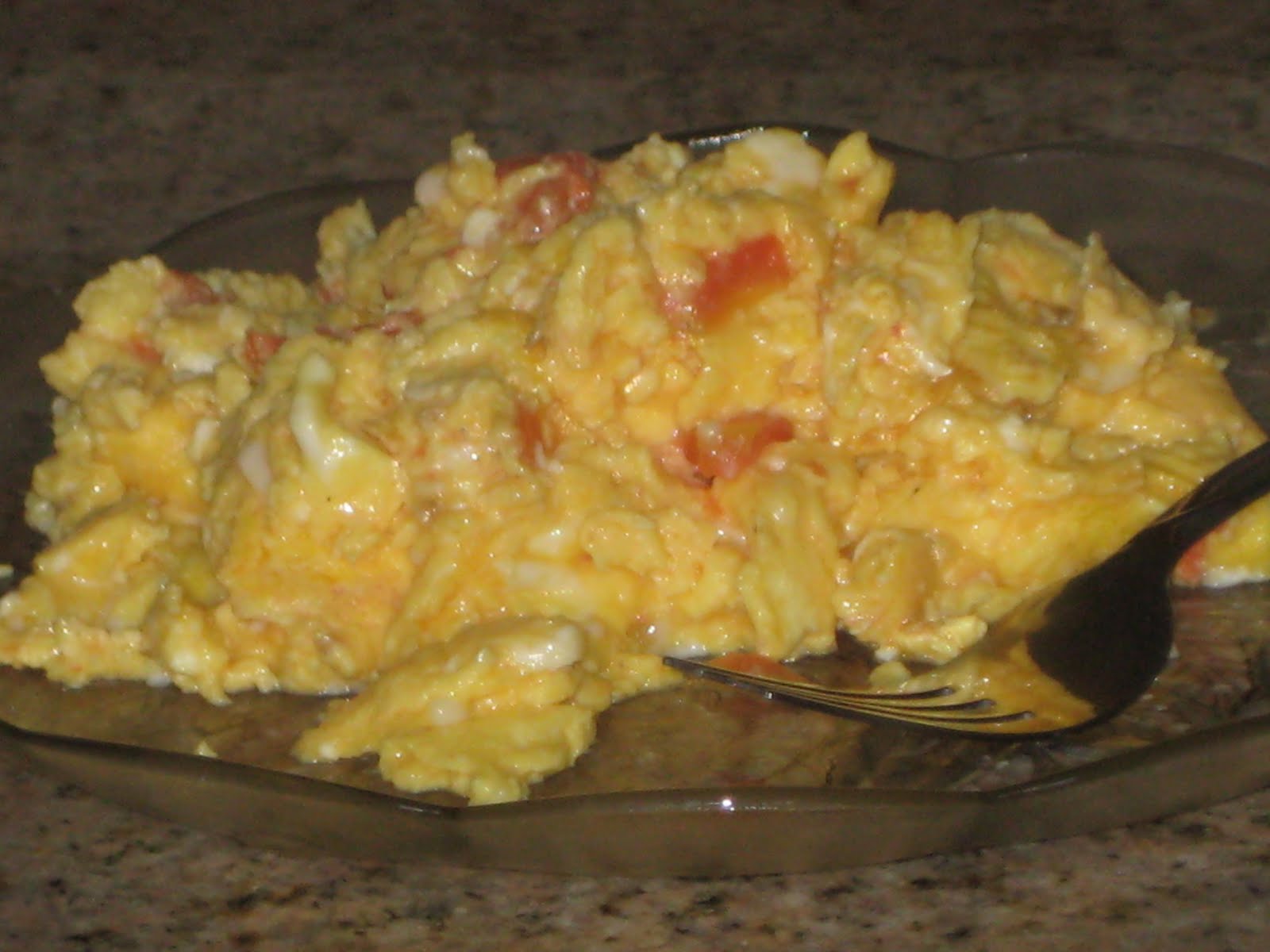 The Complete Art of Cooking: Oua batute cu Rosii (brekfast )
