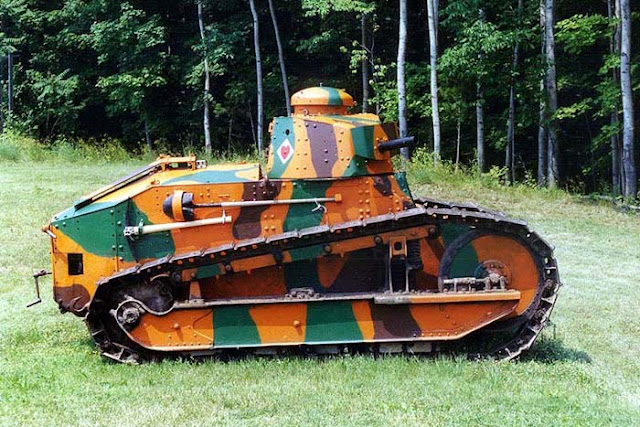 hill soldiers: hill renault tank