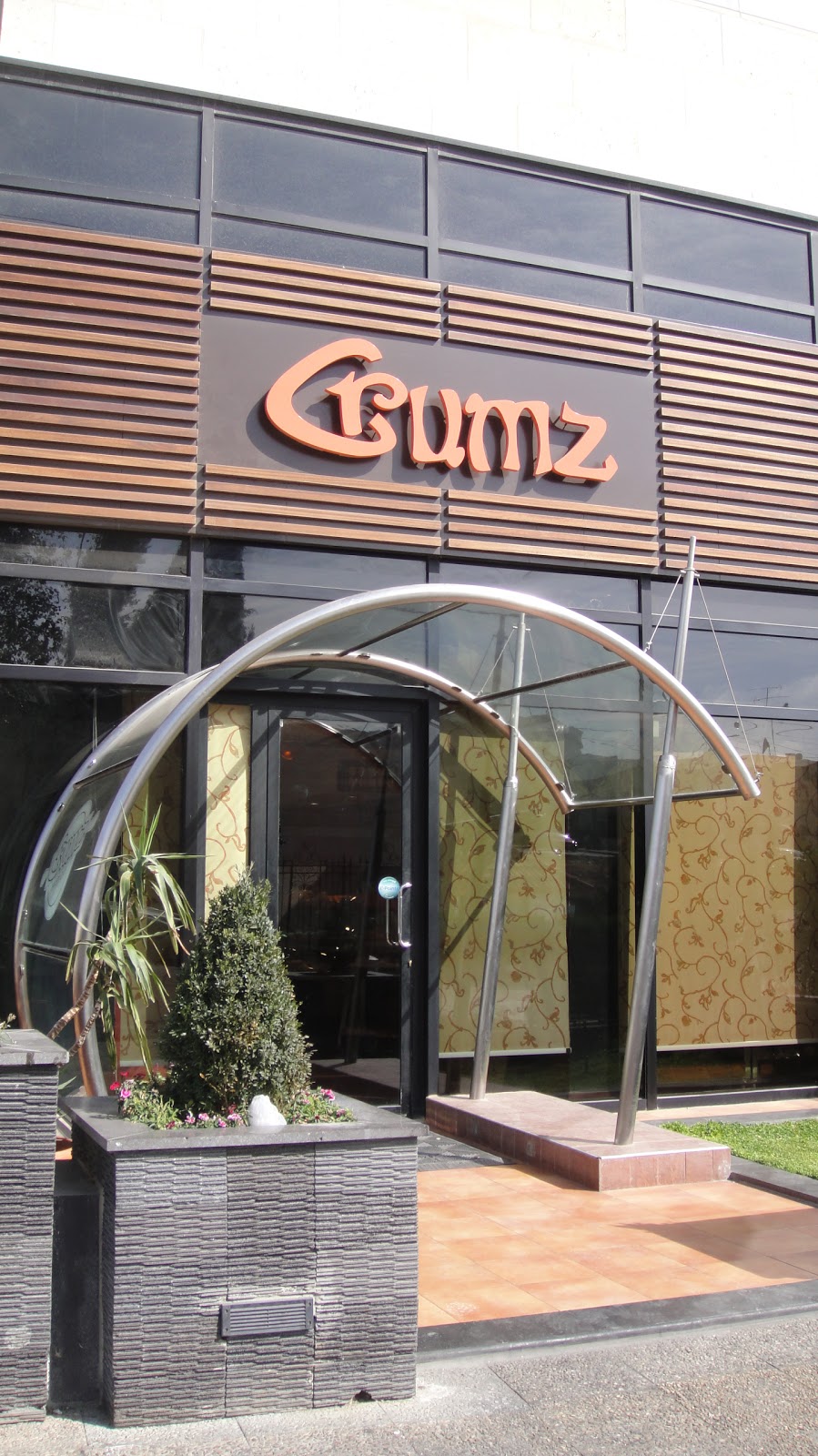 Bibs, Babs, Bobs in Amman: Breakfast from Crumz and a Chinese for lunch