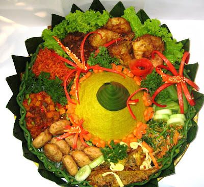 Pesanan Tumpeng & Puding Untuk Mbak Lia Malonda | LUCKY CATERING