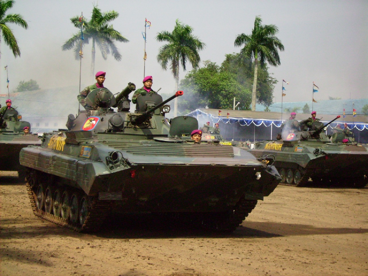 gambar TNI Indonesia: Gambar Tank TNI Indonesia