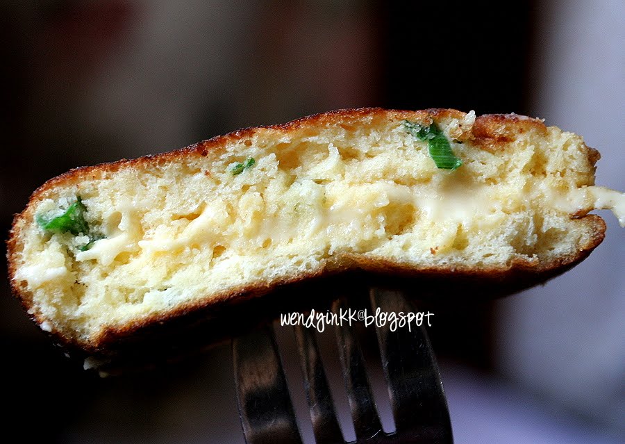 Table for 2.... or more: Cheese Scallion Pillow Wallets