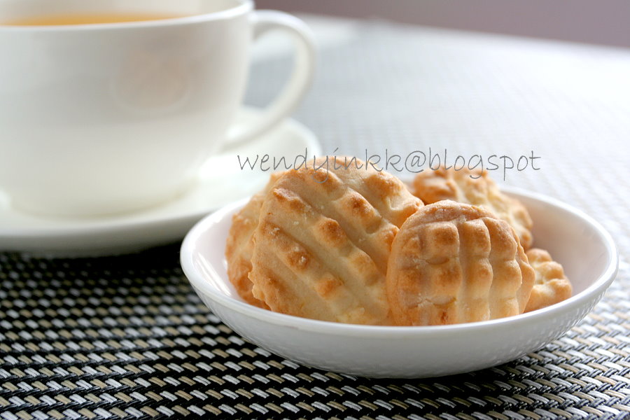 Table for 2.... or more: Lemon Cloud Tea Cookies