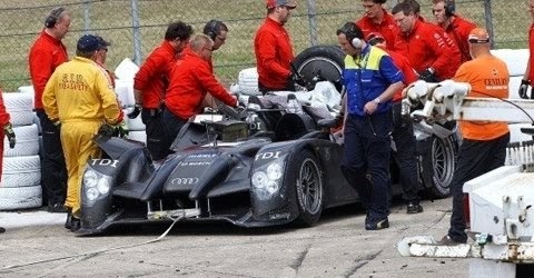 Audi R15 Plus crashes during testing at Sebring | quattroholic.com