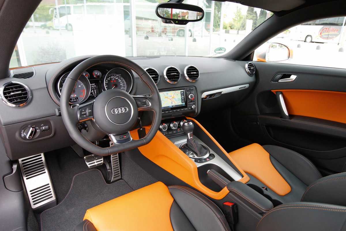Audi TTS shows off facelift in Glutorange | quattroholic.com
