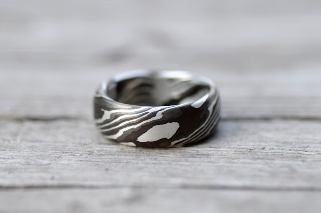 Gaijinto: Silver-shibuichi mokume gane.