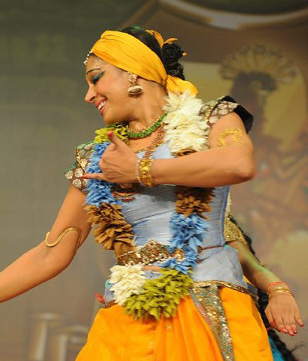 Shobana Dancing Photogallery ~ Gallery Bay
