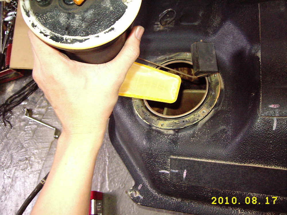 DIY kuras tangki bensin ganti filter fuel pump | Zona Auto