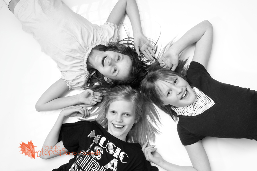 Tüdrukud fotostuudios-fotograaf Anno Proosvelt - Fotostuudio Fotopesa