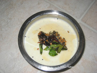 Manju Talkies: Vendai kai moorkuzhambu Ladies finger moor kulambu