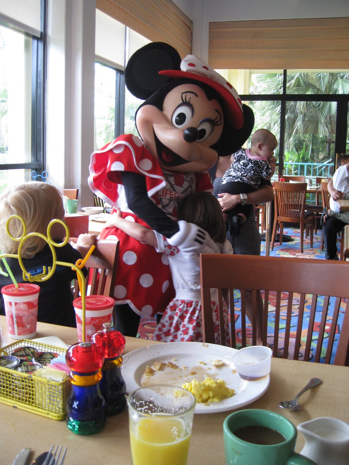The Wickwire Family: Breakfast with Mickey! Desayuno con Mickey