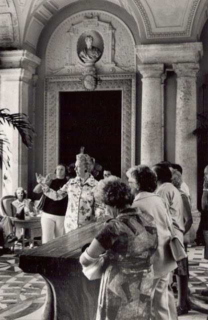 Renée Finberg ' TELLS ALL ' in her blog of her Adventures in Design ...