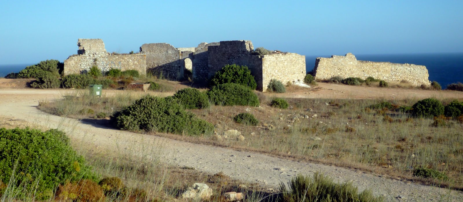 Budens Freguesia: O Forte de São Luís de Almádena, ou da Boca do Rio