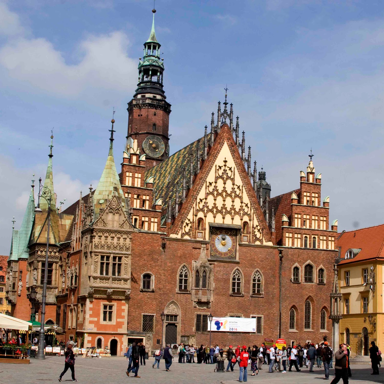 Imagine Poland: Wroclaw, Rynek Glowny ( Market Square ) Imagine Poland: Wroclaw, Rynek Glowny ( Market Square )