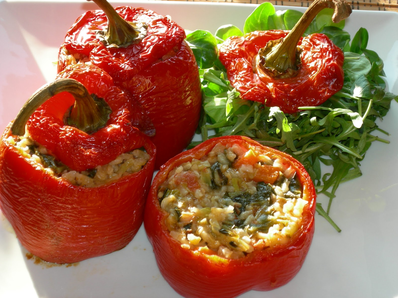 Carmen en el mundo verde: PIMIENTOS RELLENOS DE VERDURAS
