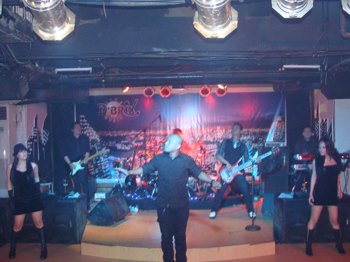 Hotel Pacific Batam: LIVE MUSIC, D'Brix PUB BATAM