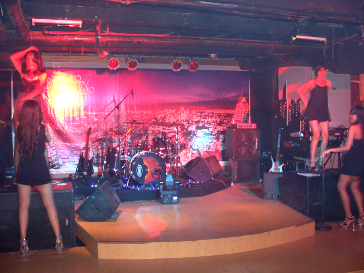 Hotel Pacific Batam: LIVE MUSIC, D'Brix PUB BATAM