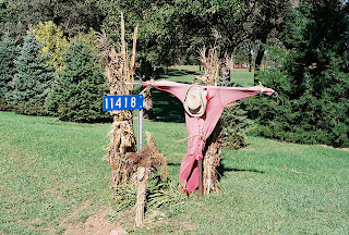 Nelli's Redneck Restaurant: Redneck Yard Art