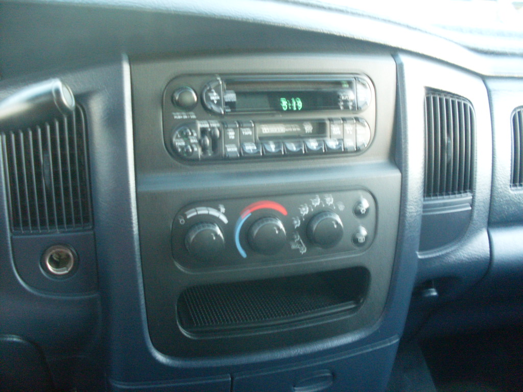 luisrideauto: 2002 Dodge Ram SLT, Crew cab 4 door short box 2 wheel ...