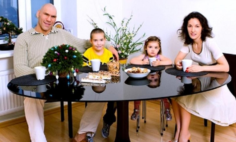 Nikolai Valuev - The Beast from the East...