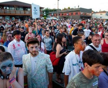 Cantinho da Brisa: 4 mil zumbis se reúnem em Seattle para bater recorde