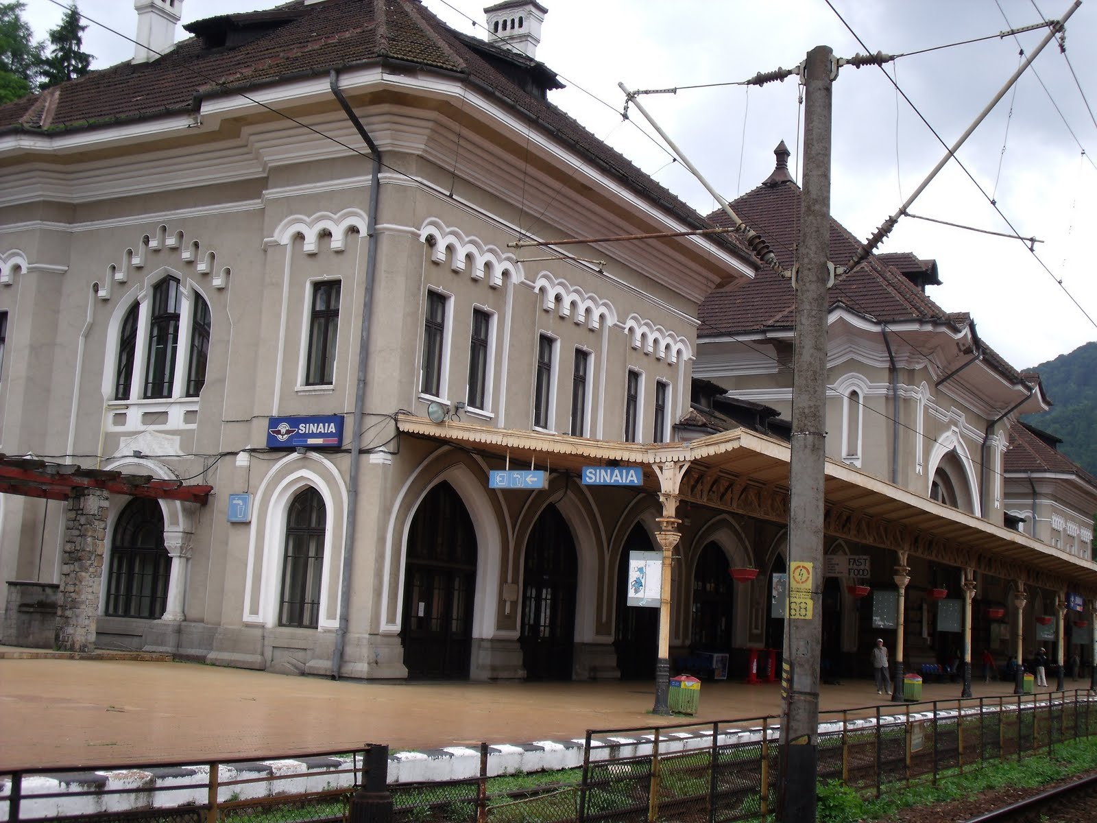 Viajar y contar Blog de viajes de Concha Pelayo: Castillo de Peles en ...