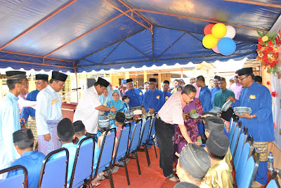 1Malaysia macam-macam ada: MAJLIS BERKHATAN BERAMAI-RAMAI KG. PANCHOR