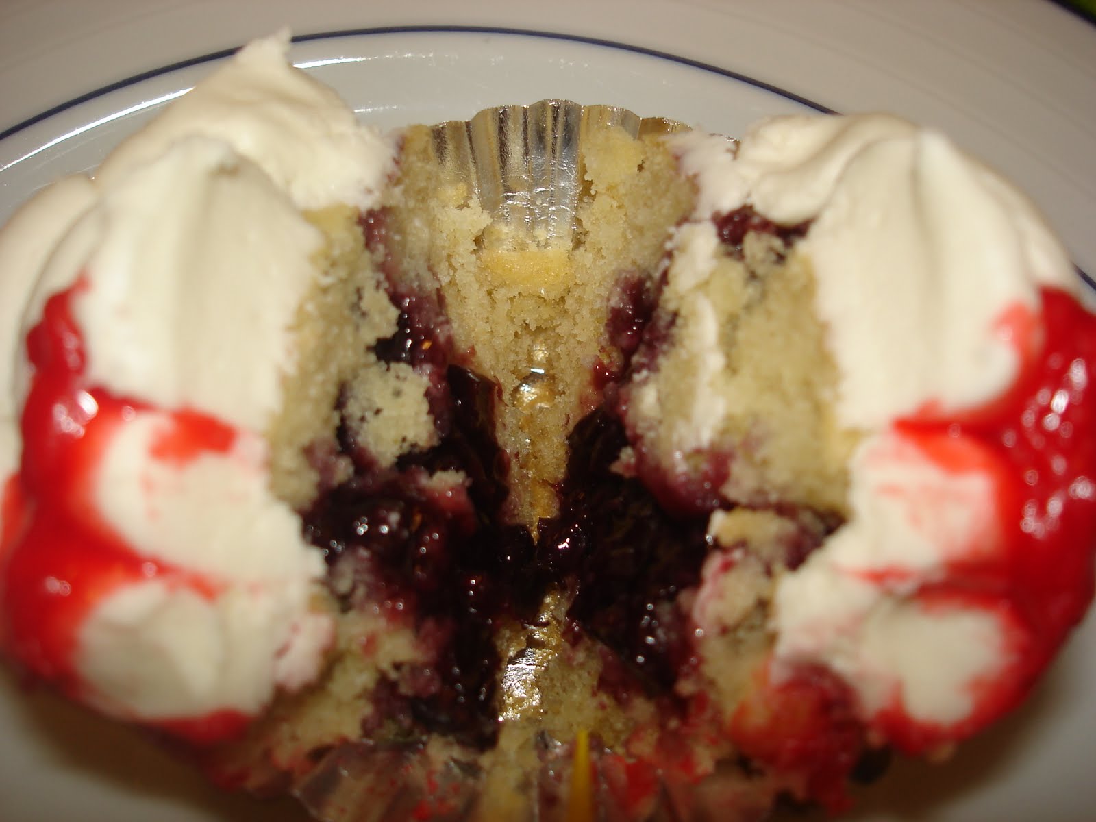 A Kitchen In Brooklyn: Sasha's Kitchen: True Blood Vampire Bite Cupcakes