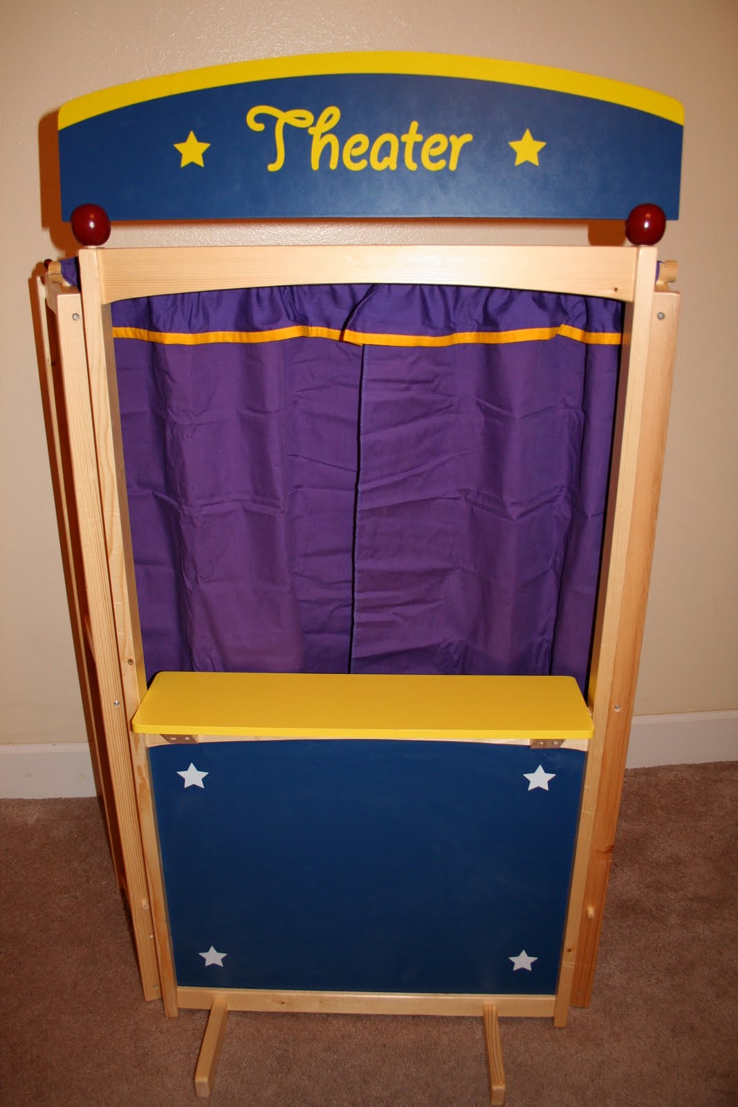 Build a puppet theatre wooden