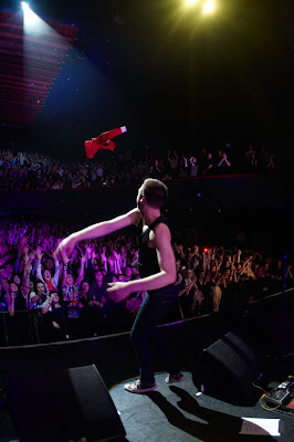 oasisblues: the french thieves boo England shirt