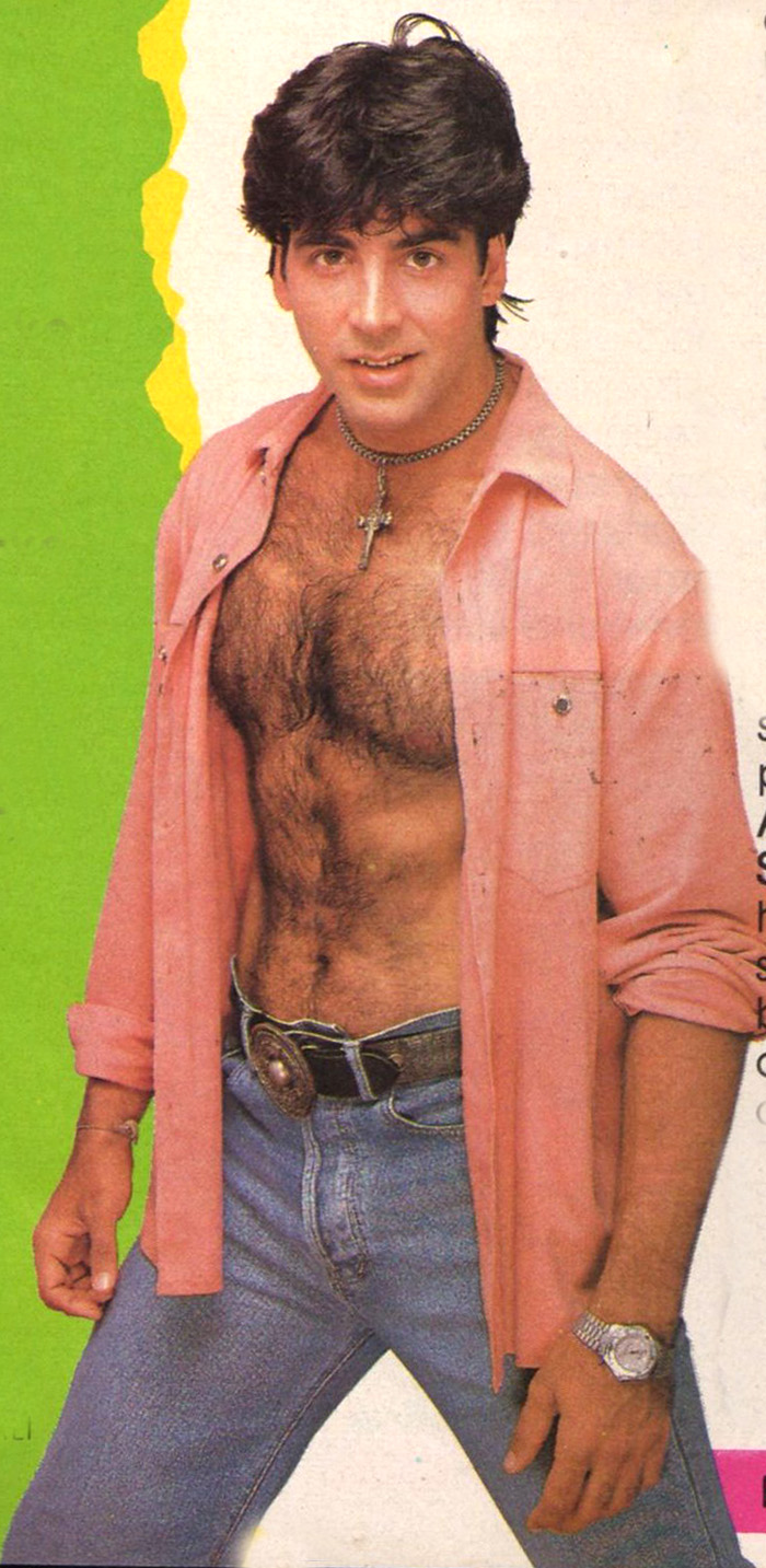 Shirtless Bollywood Men: Akshay Kumar