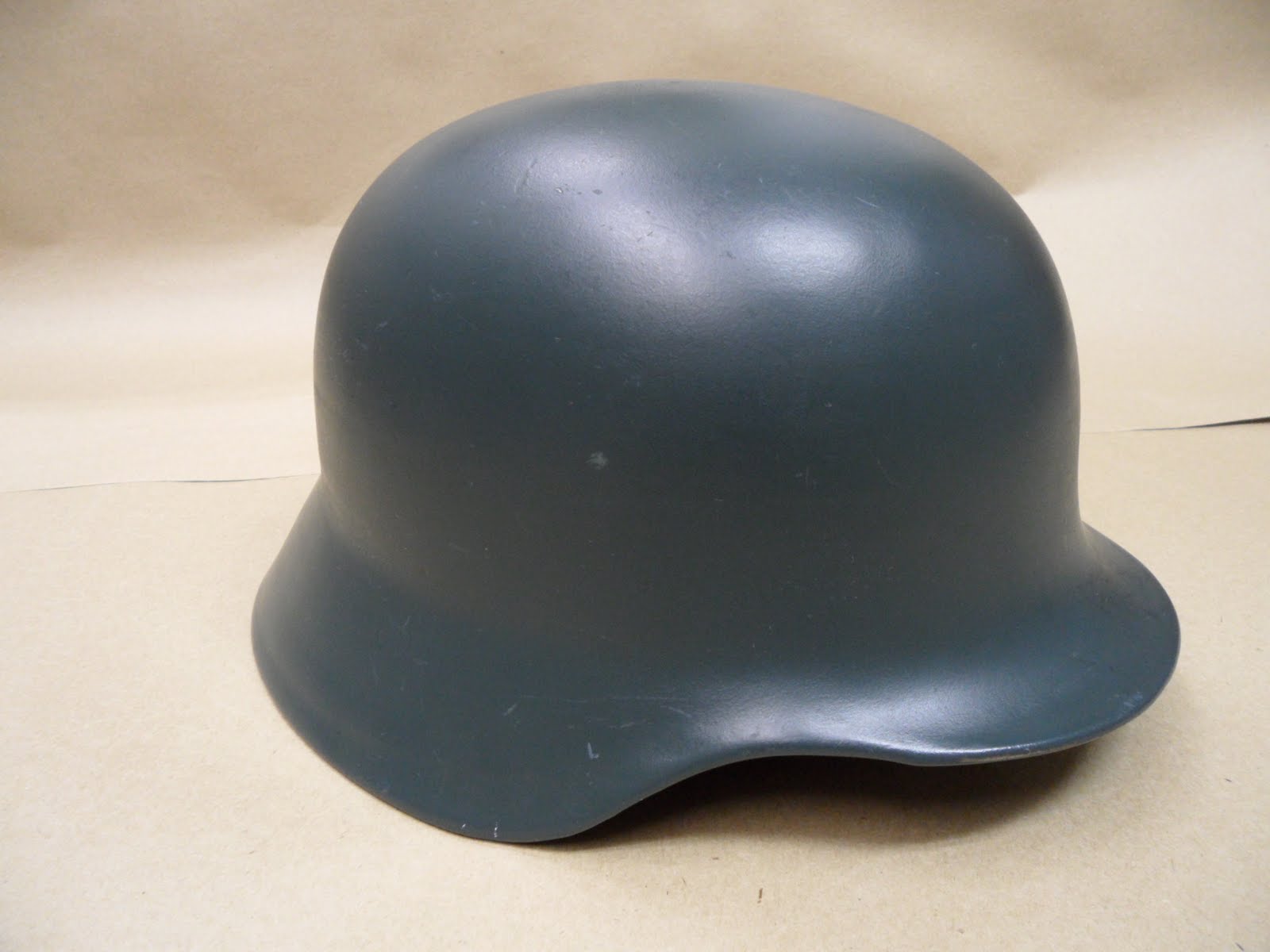 Four Bees: Bundesgrenzschutz M-53 Stahlhelm, BGS M-53 Helmet