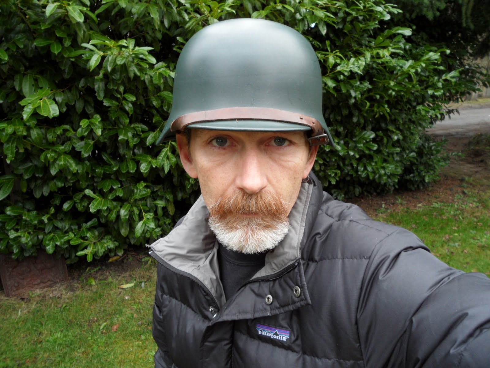 Four Bees: Bundesgrenzschutz M-53 Stahlhelm, BGS M-53 Helmet
