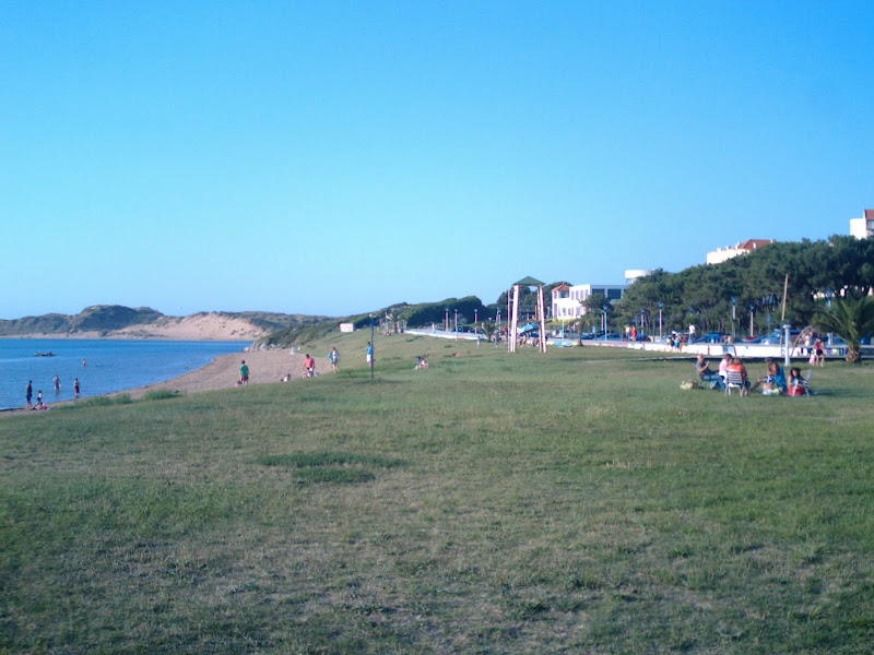 playas y paseos por la costa: PLAYA DE MOGRO