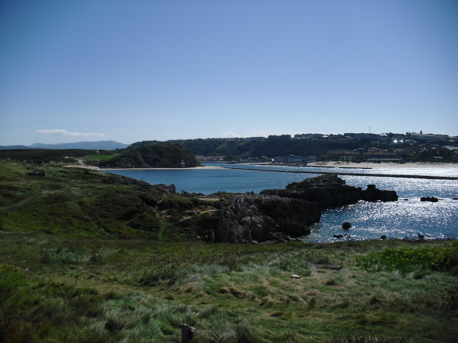 playas y paseos por la costa: CALAS DE CUCHIA