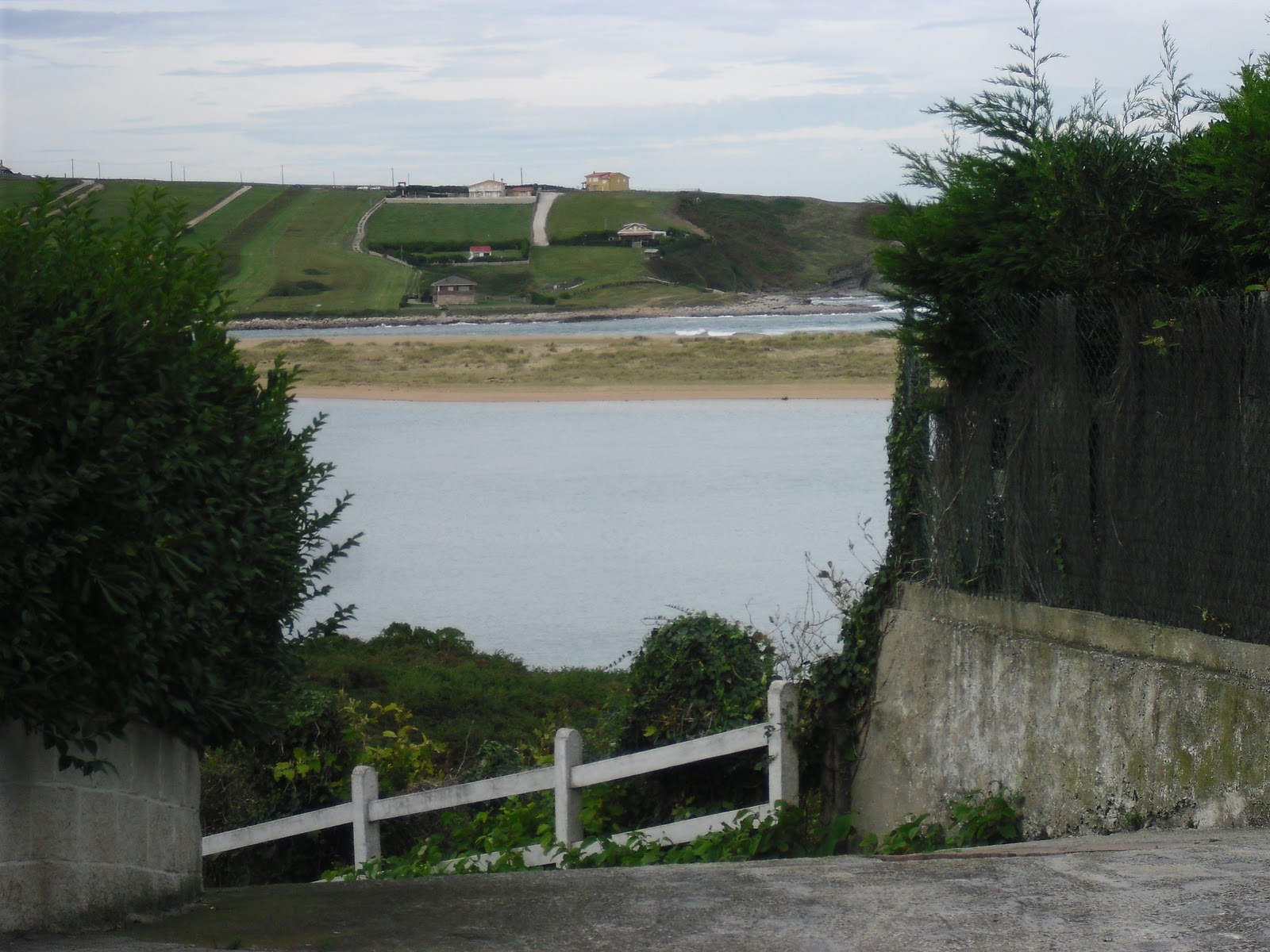 playas y paseos por la costa: PASEO MARITIMO DE MOGRO