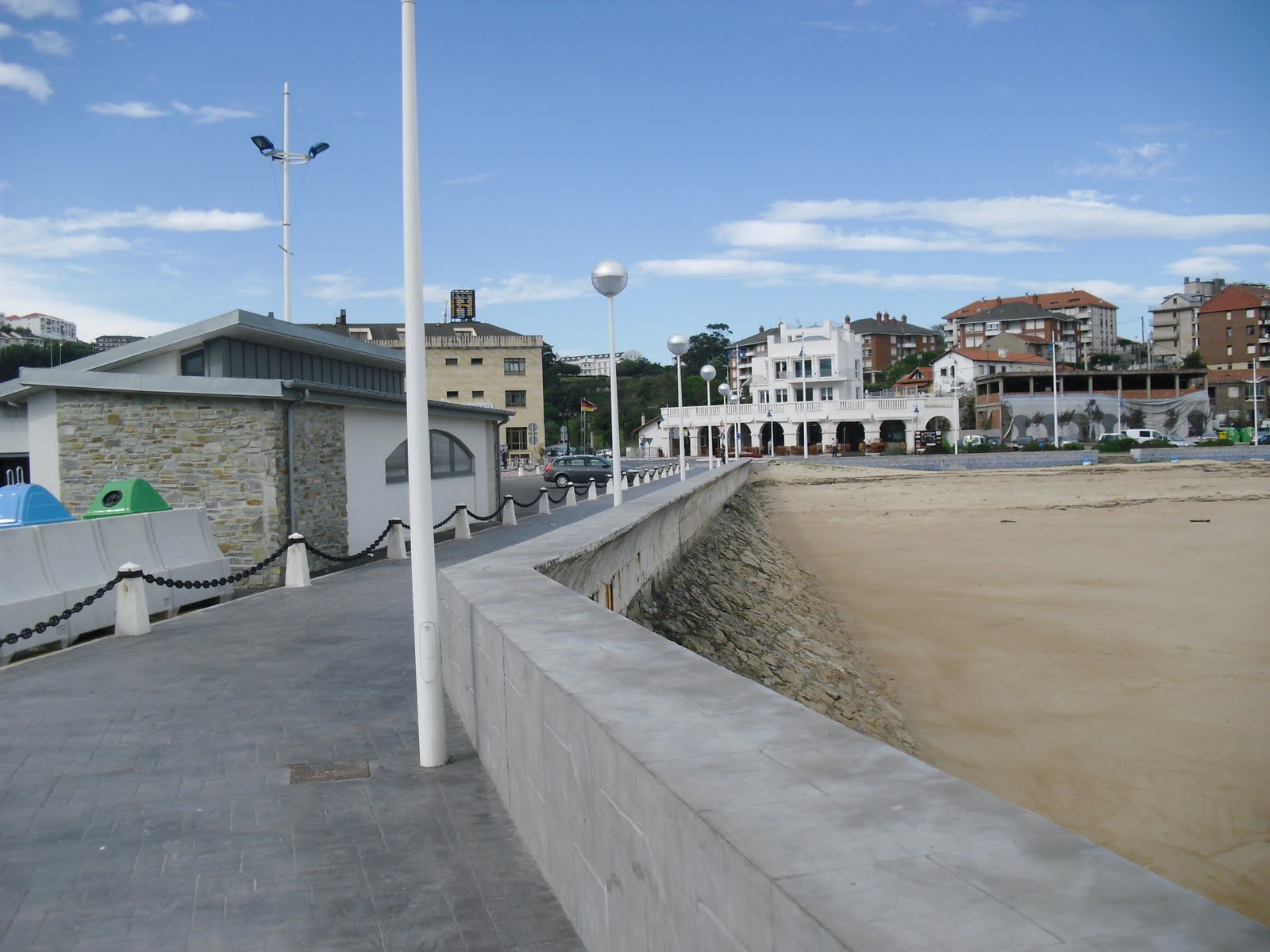 playas y paseos por la costa: PLAYA LA RIBERA Y ESPIGON DE SUANCES